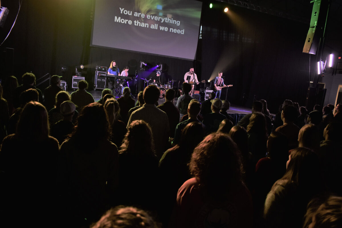 Youth pastor shortage leaves churches scrambling to fill key role - The ...