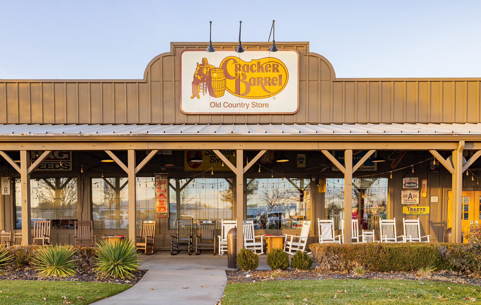 IN THE MARGINS: When Cracker Barrel changed its logo (and changed it ...